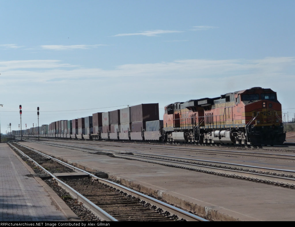 BNSF 4001 Eastbound